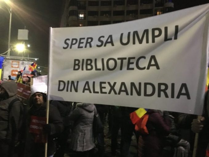 Alte mesaje tari de la proteste (vineri) • Adrian Georgescu